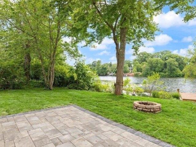 house with 3 bedroom, Taunton MA ES104758354