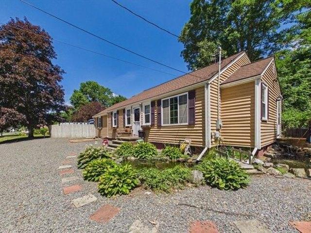 house with 3 bedroom, Taunton MA ES104789157