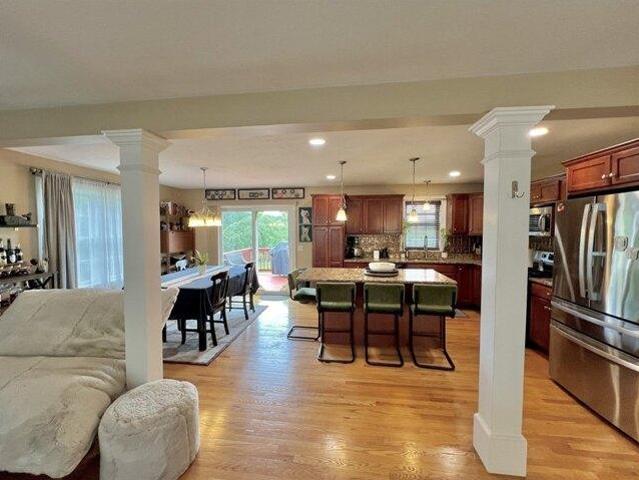 house with 3 bedroom, Taunton MA ES104835243