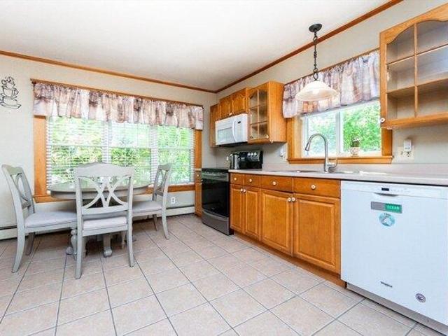 house with 3 bedroom, Taunton MA ES103071026