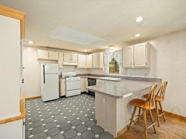 house with 3 bedroom, Taunton MA ES103932082