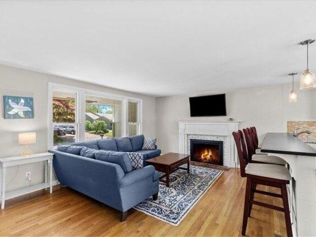 house with 3 bedroom, Teaticket MA DS102959820