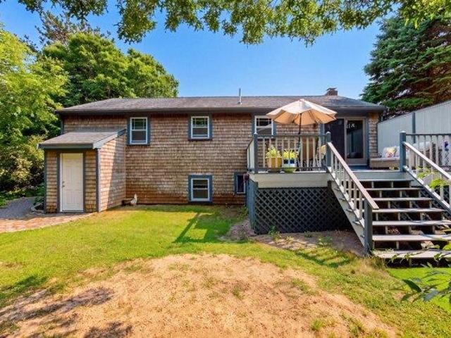 house with 3 bedroom, Teaticket MA ES105094196