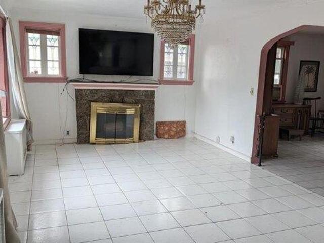 house with 3 bedroom, Teaneck NJ DLS101633564