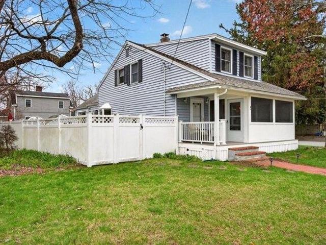 house with 3 bedroom, Tewksbury MA DLS102634475