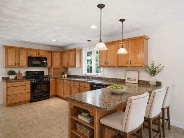 house with 3 bedroom, Tewksbury MA DS103444897