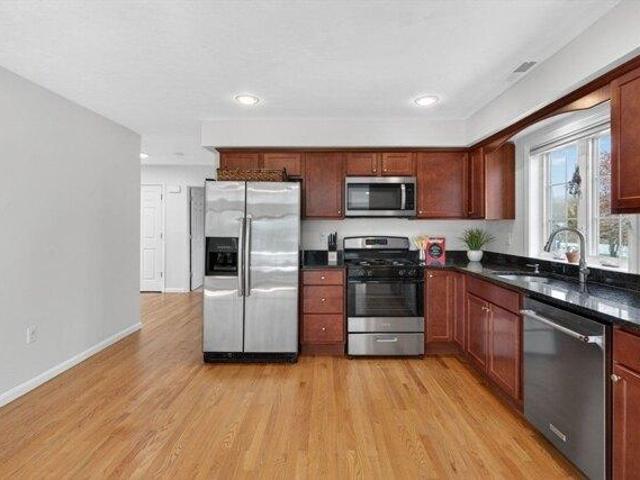 house with 3 bedroom, Tewksbury MA ES103436650