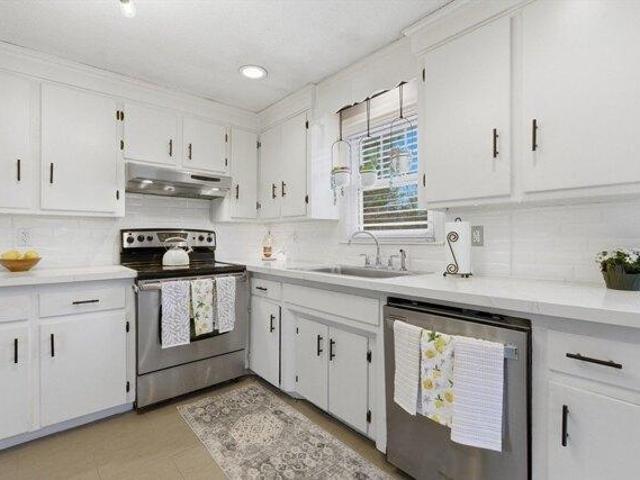 house with 3 bedroom, Tewksbury MA ES103497866