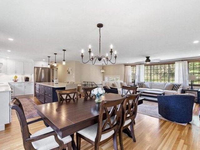house with 3 bedroom, Tewksbury MA ES105107285