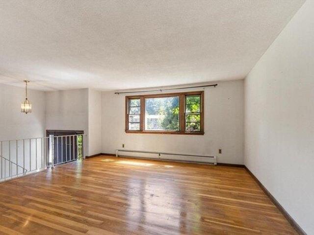 house with 3 bedroom, Tewksbury MA ES105108073