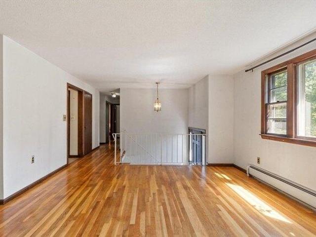house with 3 bedroom, Tewksbury MA ES105176105