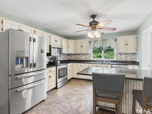 house with 3 bedroom, Thompson CT ES105142678