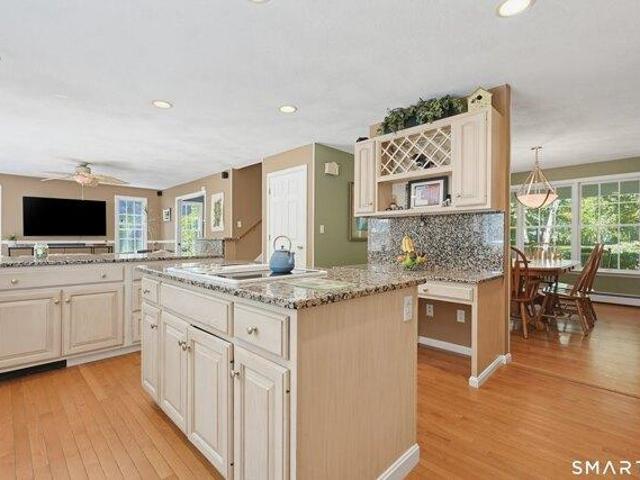 house with 3 bedroom, Thompson CT ES105175894