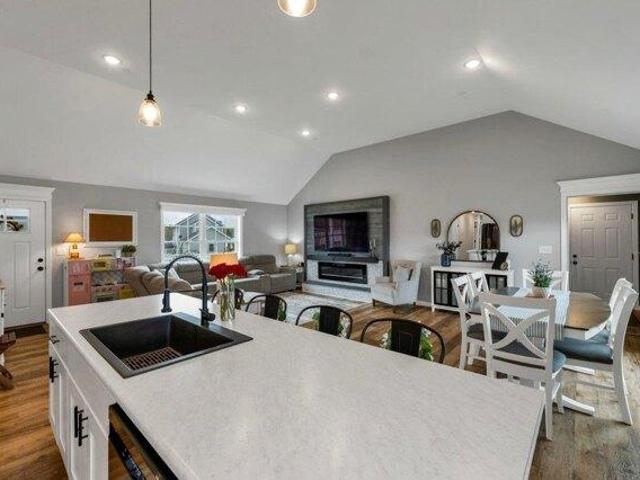house with 3 bedroom, Tilton NH DLS102477184