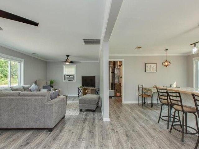 house with 3 bedroom, Tilton NH ES103247957