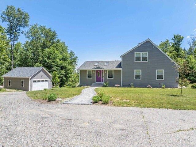 house with 3 bedroom, Tilton NH ES105079726