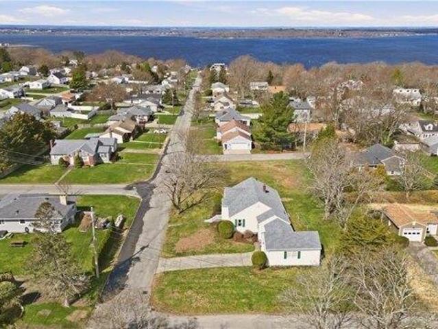 house with 3 bedroom, Tiverton RI DLS102061712