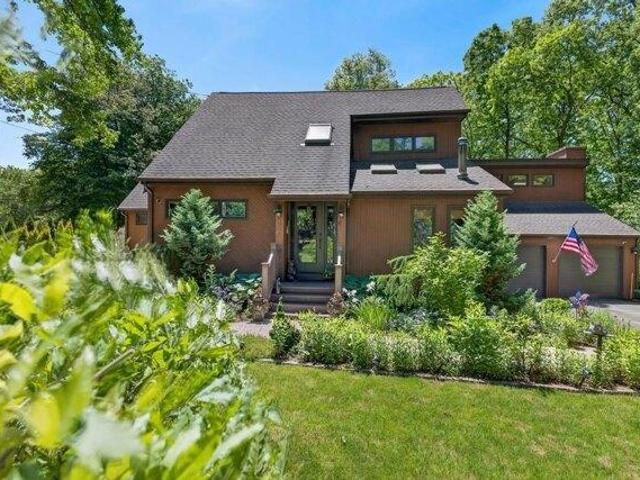 house with 3 bedroom, Tiverton RI DS103185024