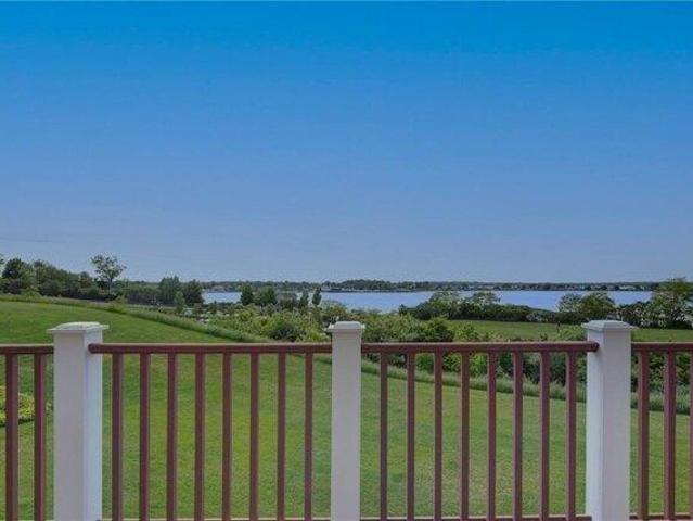 house with 3 bedroom, Tiverton RI ES103125737