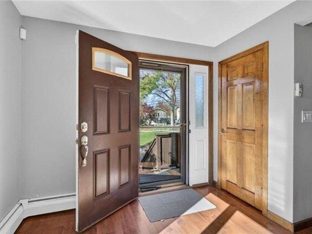 house with 3 bedroom, Tiverton RI ES103128546