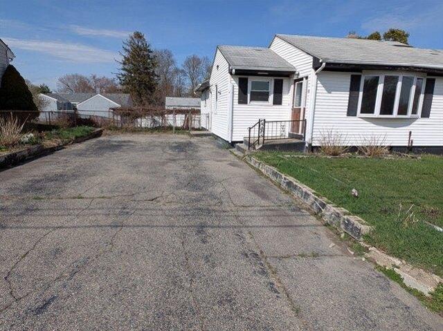 house with 3 bedroom, Tiverton RI ES103807912