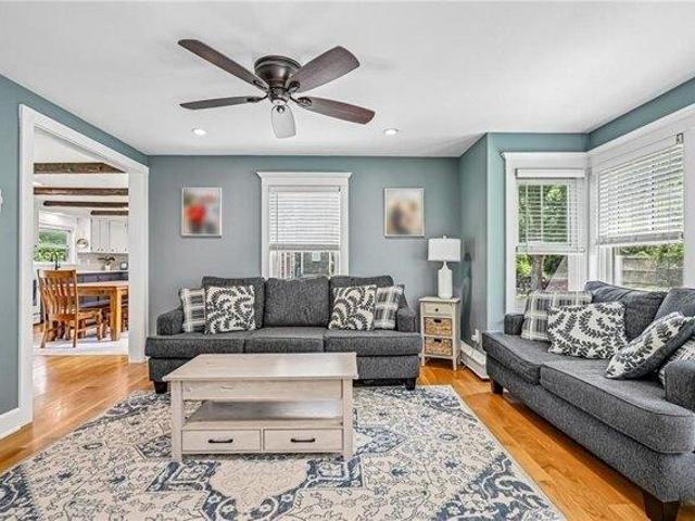 house with 3 bedroom, Tiverton RI ES104043322