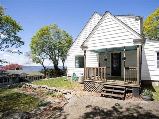 house with 3 bedroom, Tiverton RI ES104299702