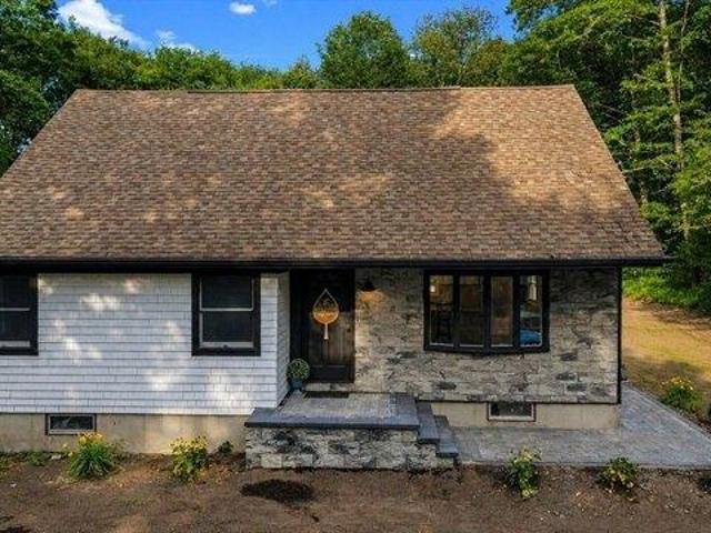 house with 3 bedroom, Tiverton RI ES104233471