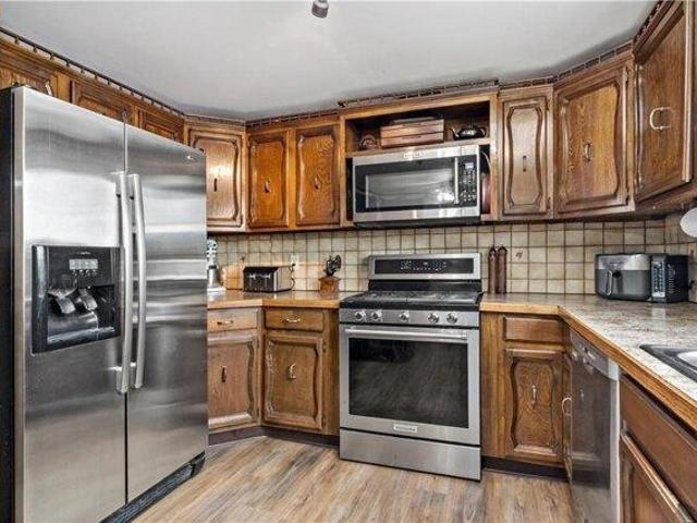 house with 3 bedroom, Tiverton RI ES104373869