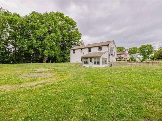 house with 3 bedroom, Tiverton RI ES105173597