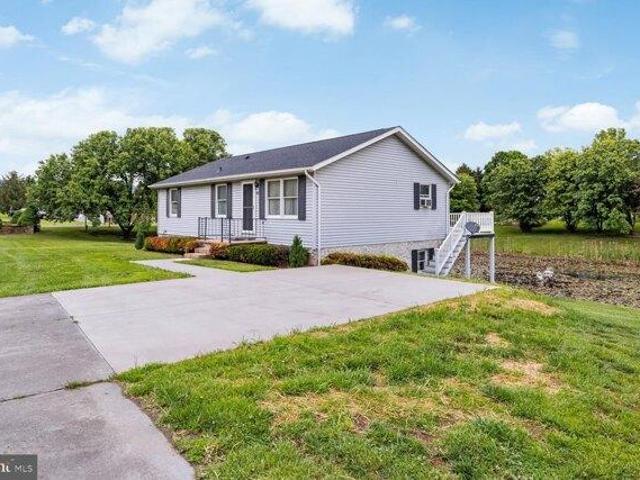 house with 3 bedroom, Toms Brook VA ES103627889