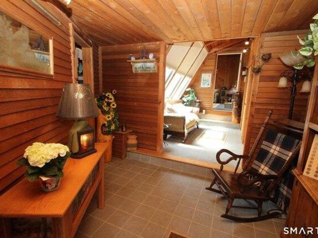 house with 3 bedroom, Tolland CT DLS103069592