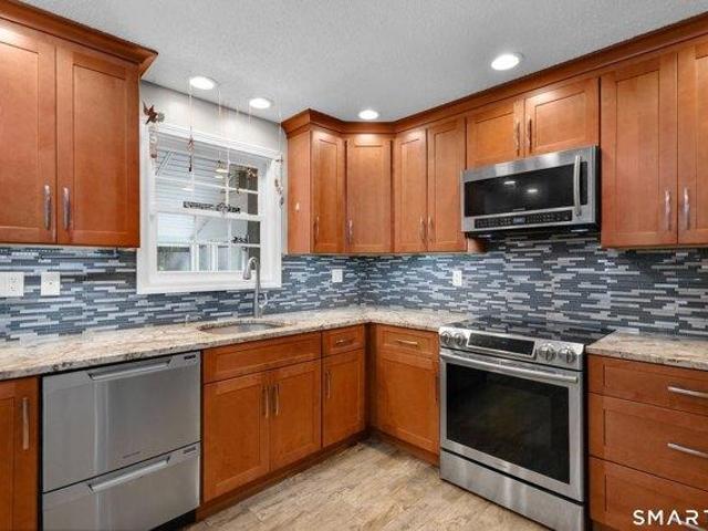 house with 3 bedroom, Tolland CT ES104789877