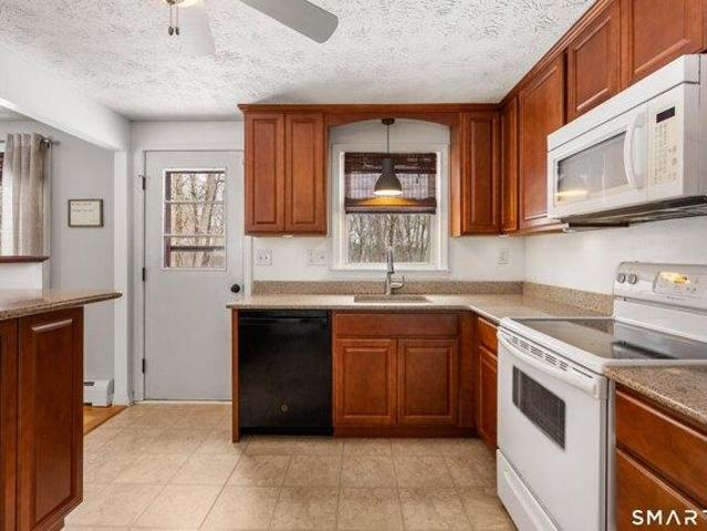 house with 3 bedroom, Tolland CT ES103161137
