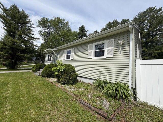 house with 3 bedroom, Topsham ME ES103222659