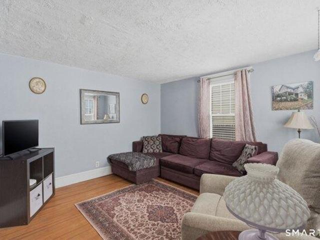 house with 3 bedroom, Torrington CT DLS102825270