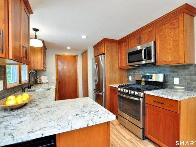 house with 3 bedroom, Torrington CT DS102799651