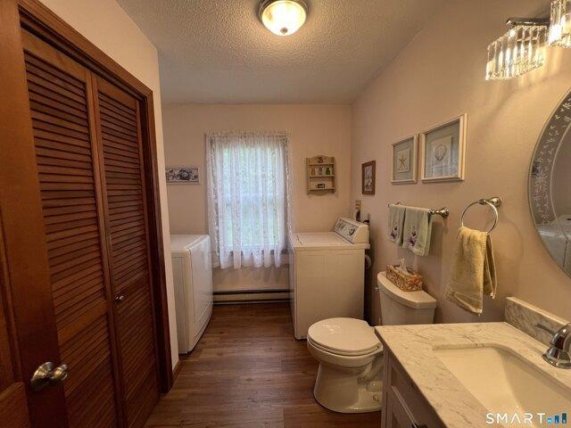 house with 3 bedroom, Torrington CT ES104296434