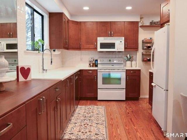 house with 3 bedroom, Torrington CT ES104330211