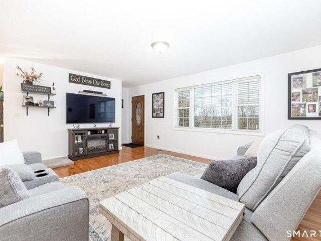 house with 3 bedroom, Torrington CT ES104376702