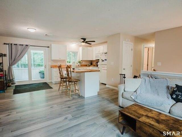 house with 3 bedroom, Torrington CT ES105127100
