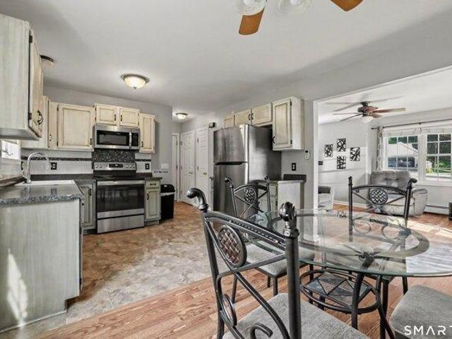 house with 3 bedroom, Torrington CT ES105141972