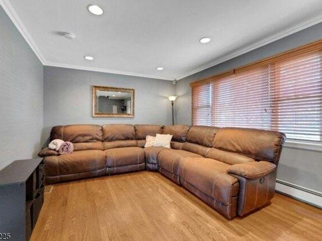 house with 3 bedroom, Totowa NJ ES105159686