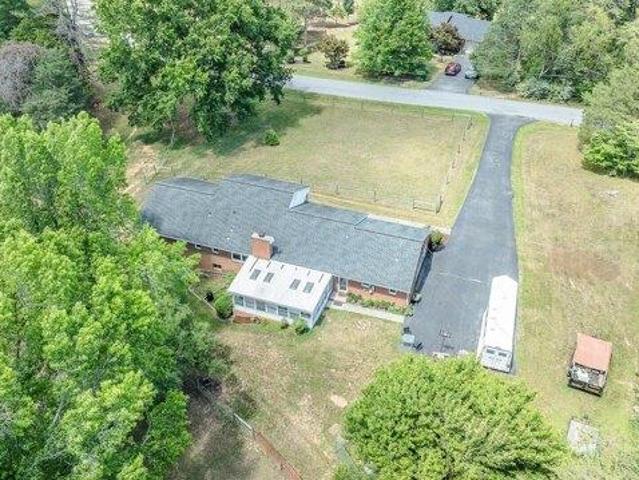 house with 3 bedroom, Troutville VA ES104906736