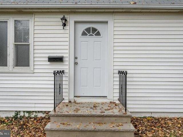 house with 3 bedroom, Trenton NJ DLS101800518