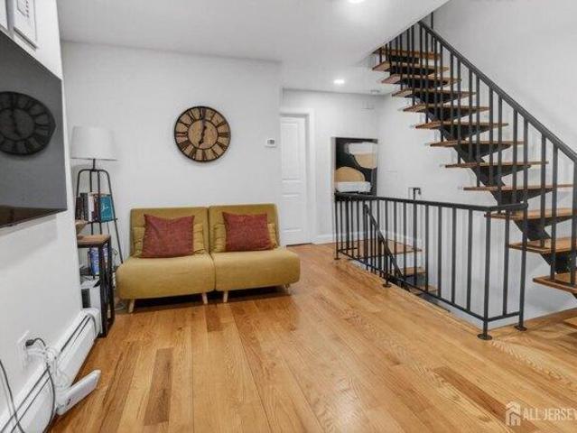house with 3 bedroom, Trenton NJ DS102562138