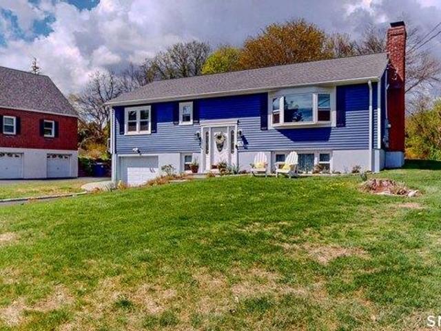 house with 3 bedroom, Trumbull CT DLS101631759