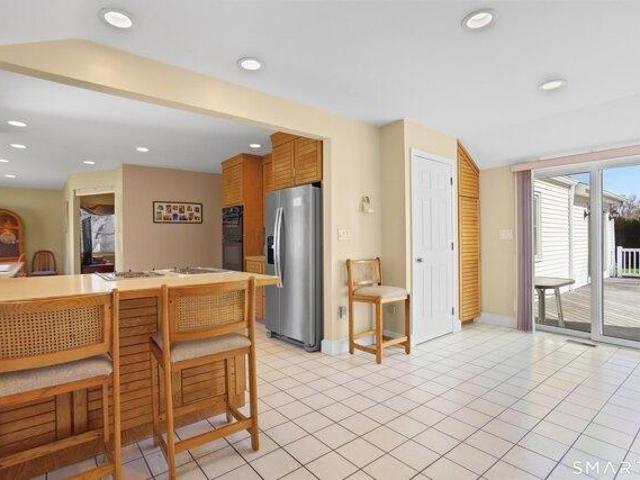 house with 3 bedroom, Trumbull CT DLS102255072