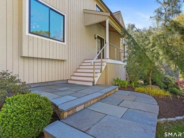 house with 3 bedroom, Trumbull CT DLS102312903