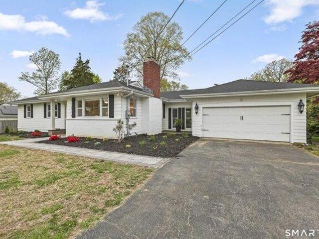 house with 3 bedroom, Trumbull CT DS102284104